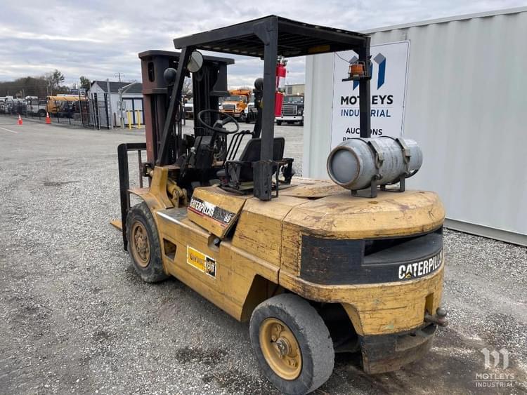Caterpillar GP40 Construction Forklifts for Sale | Tractor Zoom