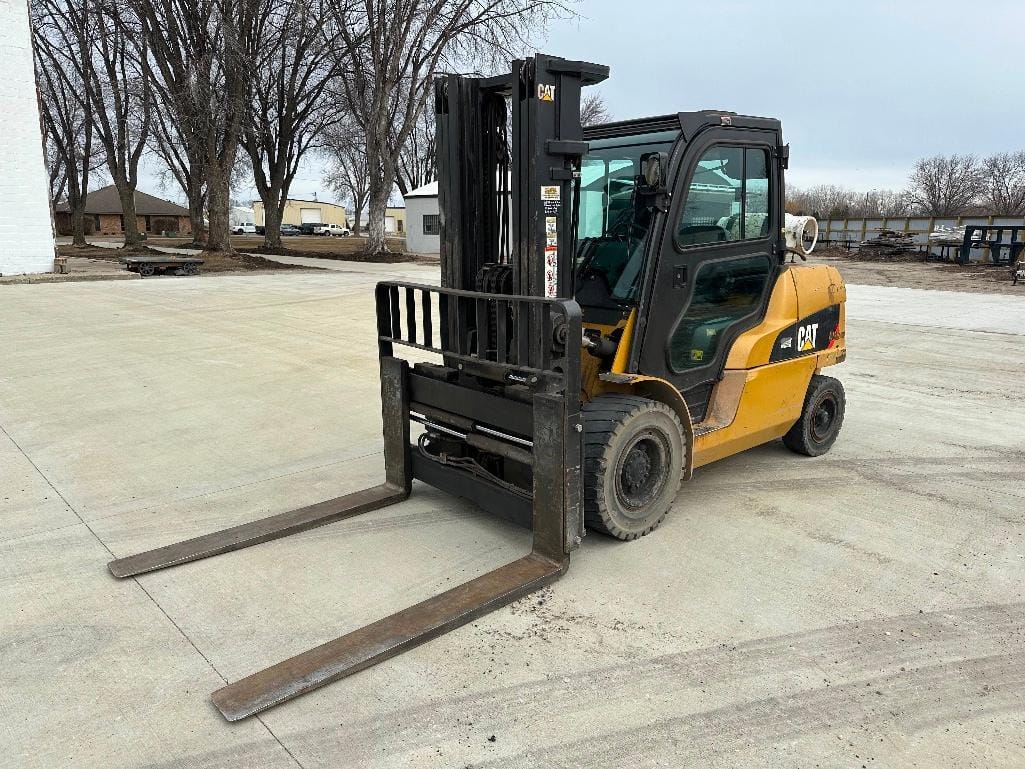 SOLD - Caterpillar GP55N1 Lot No. 1454 Construction with 4,719 Hrs ...