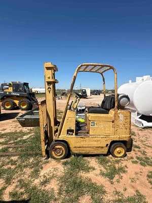 SOLD - Caterpillar T40 Lot No. 615 Construction with 5,336 Hrs ...
