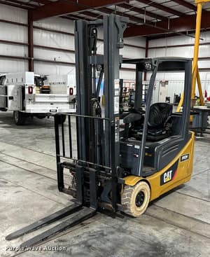 SOLD - Caterpillar 2ET3000 Lot No. EE3997 Construction with 5,021 Hrs ...