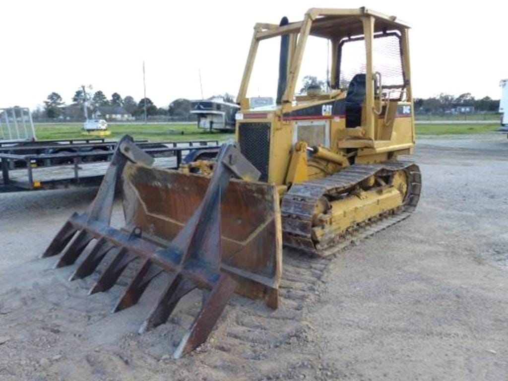 SOLD - Caterpillar D4C Construction Dozers | Tractor Zoom
