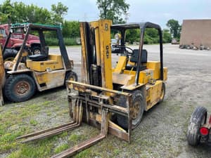 SOLD - Caterpillar V70D Lot No. 71 Construction with --- Hrs | Tractor Zoom