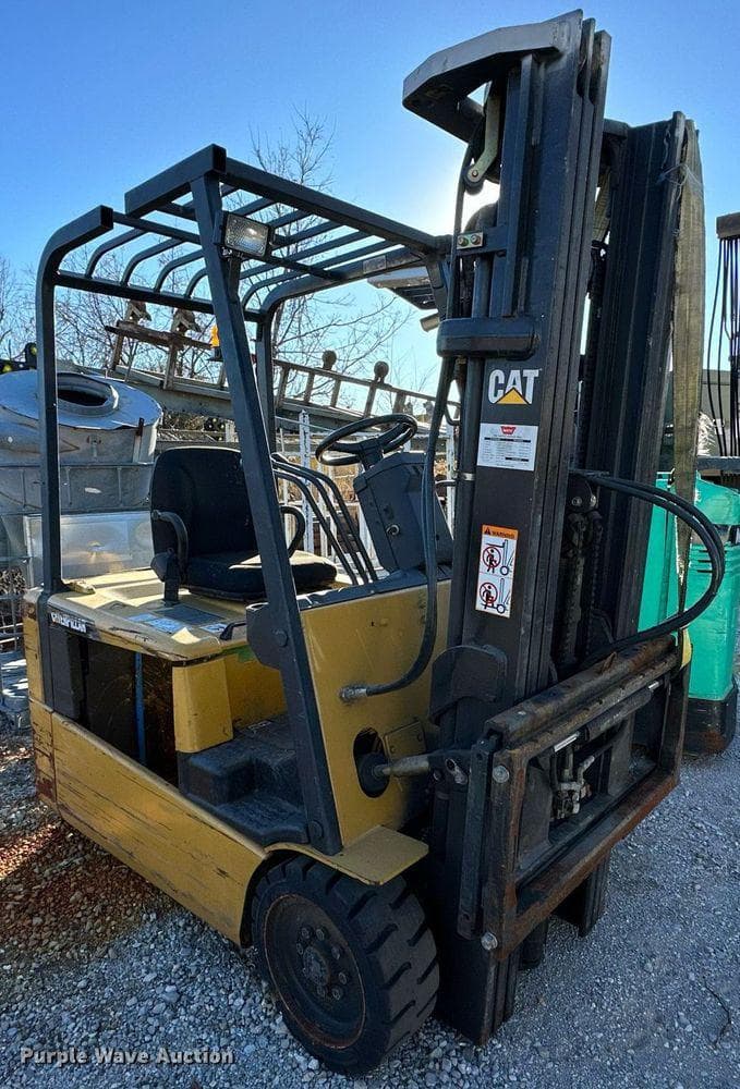 Caterpillar EP18KT Construction Forklifts for Sale | Tractor Zoom