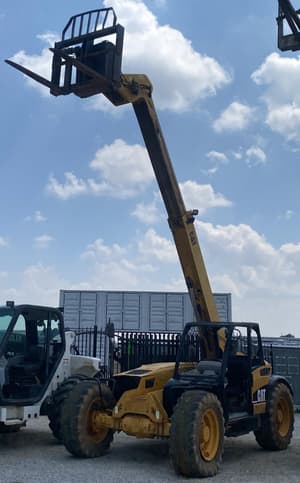 SOLD - Caterpillar TH220B Lot No. 97840 Construction with --- Hrs ...