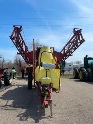 SOLD - Hardi Navigator 100 sprayer- - 90' Booms - triple nozzles ...