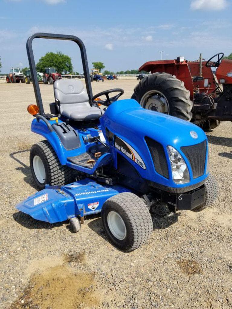 Tractor Zoom - New Holland TZ24D