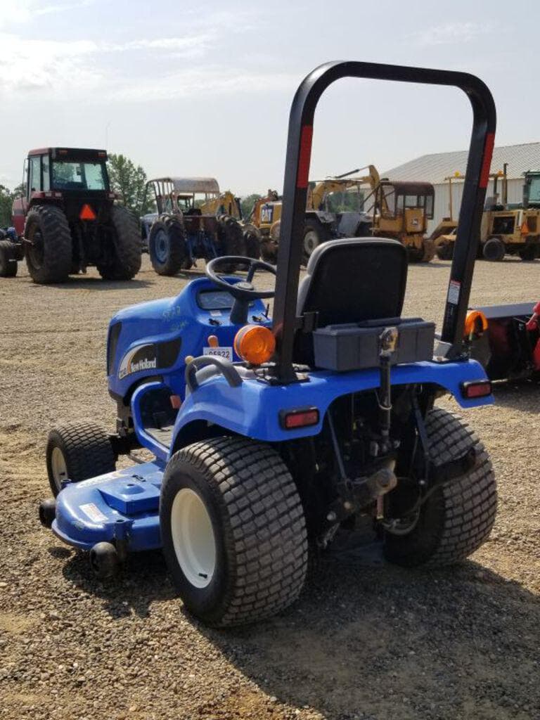 Tractor Zoom - New Holland TZ24D