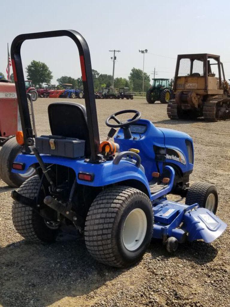 Tractor Zoom - New Holland TZ24D