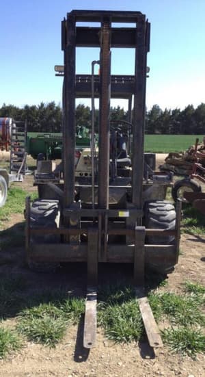 SOLD - Champ CB50 Lot No. 210 Construction with 2,576 Hrs | Tractor Zoom