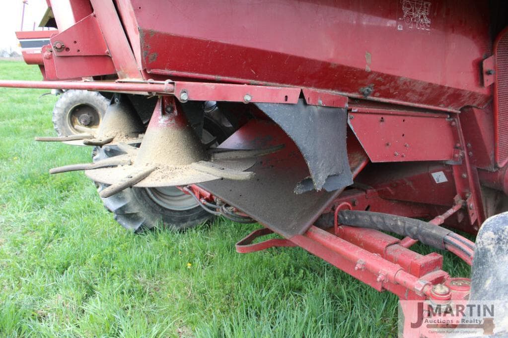 Case IH 2366 Combines Class 5 for Sale | Tractor Zoom