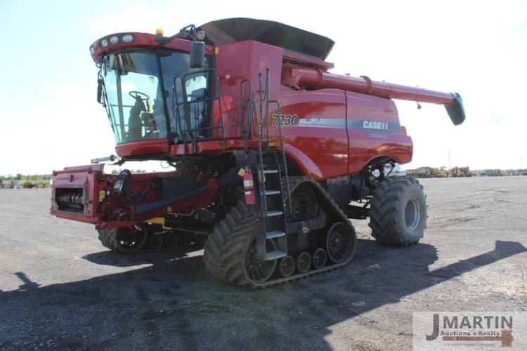 SOLD - Case IH 7230 Combines Class 7 | Tractor Zoom