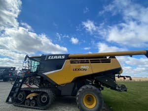 SOLD - 2017 CLAAS LEXION 740TT Stock No. EQ0113877 Combines with 1,767 ...