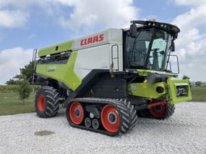 SOLD - 2023 CLAAS Lexion 7500TT Stock No. EQ0058095 Combines with 63 ...