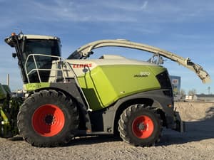 SOLD - 2019 CLAAS Jaguar 970 Lot No. 2050 Harvesting with 2,403 Hrs ...
