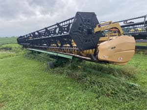 SOLD - CLAAS F540 Stock No. 220152977 Harvesting with 40 ft | Tractor Zoom