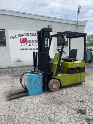 SOLD - Clark TM15 Lot No. 310 Construction with 2,379 Hrs | Tractor Zoom