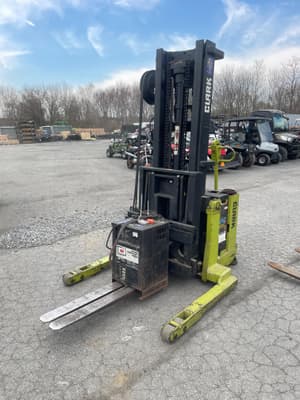 SOLD - Clark SP30 Lot No. 312a Construction with --- Hrs | Tractor Zoom