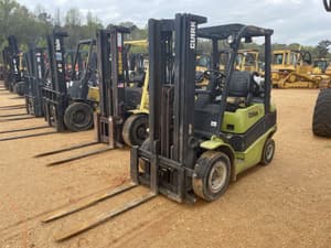 SOLD - Clark C25 Lot No. 52197798 Construction with --- Hrs | Tractor Zoom