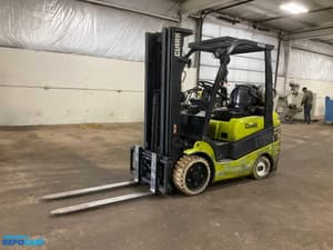 SOLD - Clark C25CL Lot No. 42682 Construction with 3,159 Hrs | Tractor Zoom