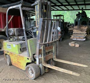 SOLD - Clark C500-45 forklift Construction with 2,960 Hrs | Tractor Zoom