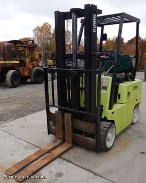 SOLD - Clark C500-45 forklift Construction with 7,145 Hrs | Tractor Zoom