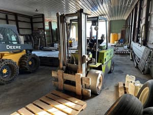 SOLD - Clark C500 Lot No. 667 Construction with --- Hrs | Tractor Zoom