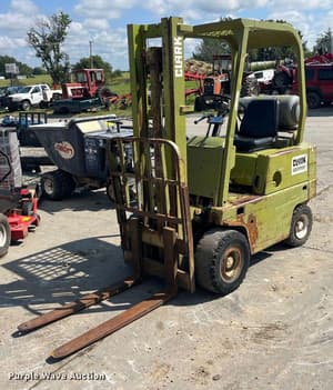 SOLD - Clark C500Y30 Lot No. EK8955 Construction with --- Hrs | Tractor ...