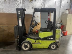 SOLD - Clark CGC25 Lot No. 8 Construction with 1,187 Hrs | Tractor Zoom