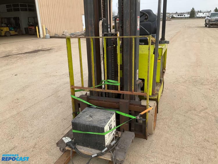 Clark ECS25 Construction Forklifts for Sale | Tractor Zoom