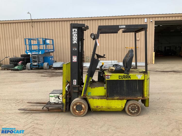 Clark ECS25 Construction Forklifts for Sale | Tractor Zoom