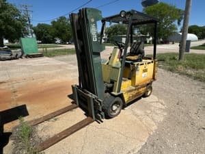 SOLD - Clark ECS30 Lot No. 95664 Construction with --- Hrs | Tractor Zoom