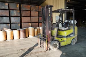SOLD - Clark EGC25 Lot No. 281 Construction with 84,615 Hrs | Tractor Zoom