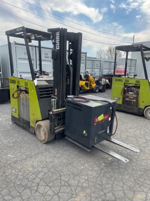 SOLD - Clark ESX25 Lot No. 309a Construction with 10,164 Hrs | Tractor Zoom