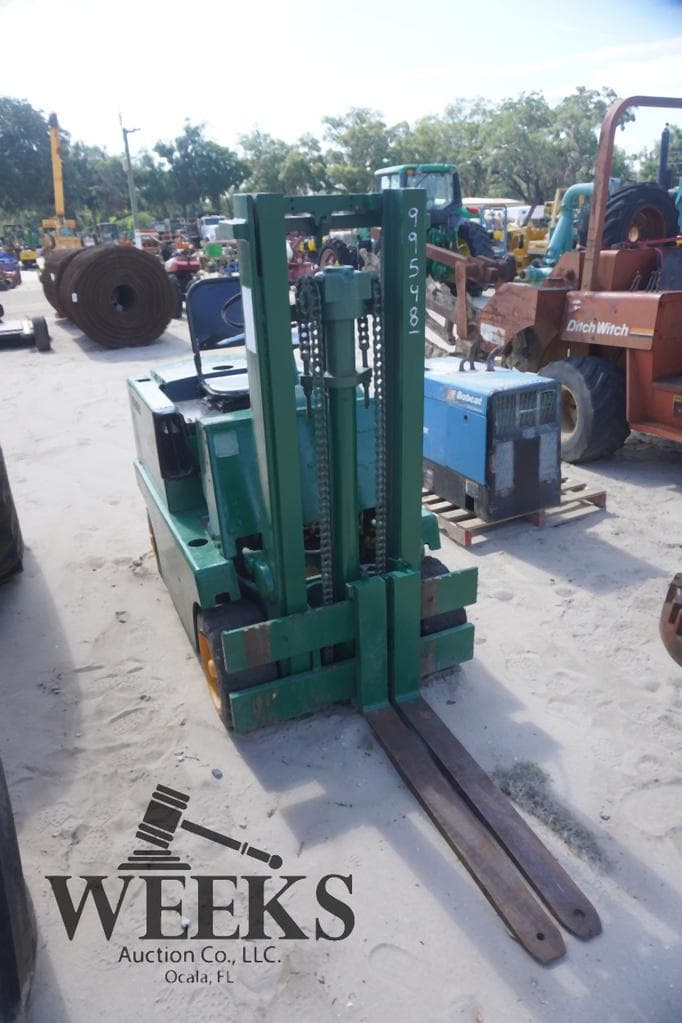 Clark C40B Other Equipment Lifts for Sale | Tractor Zoom