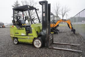 SOLD - Clark GCS25MB Lot No. 1350 Construction with 3,347 Hrs | Tractor ...