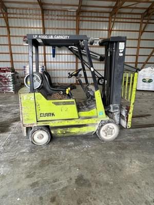 SOLD - Clark GCX Lot No. 238 Construction with 1,332 Hrs | Tractor Zoom