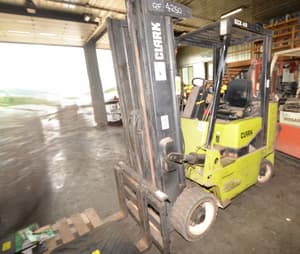 SOLD - Clark GCX40 Lot No. 537 Construction with --- Hrs | Tractor Zoom