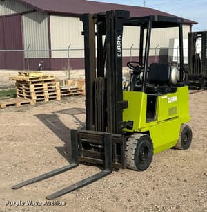 SOLD - Clark GPS15 Lot No. OA9693 Construction with 4,624 Hrs | Tractor ...