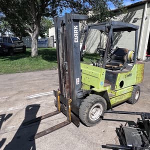 SOLD - Clark GPS25MB Lot No. 86 Construction with 1,864 Hrs | Tractor Zoom