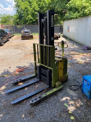 SOLD - Clark S30 Lot No. 5835291 Construction with --- Hrs | Tractor Zoom