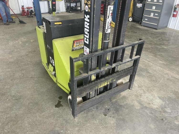 Clark ST30B Construction Forklifts for Sale | Tractor Zoom
