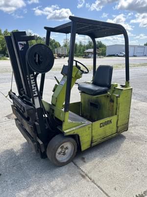 SOLD - Clark TW30 Lot No. 3341 Construction with 4,571 Hrs | Tractor Zoom