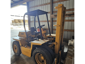 SOLD - Clark IT40 Lot No. 23230 Construction with --- Hrs | Tractor Zoom