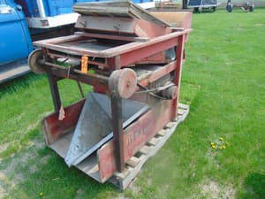 SOLD - CLIPPER 2B GRAIN CLEANER w/ELECTRIC MOTOR & SCREENS Harvesting ...