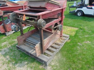 SOLD - CLIPPER 2B GRAIN CLEANER w/ELECTRIC MOTOR & SCREENS Harvesting ...
