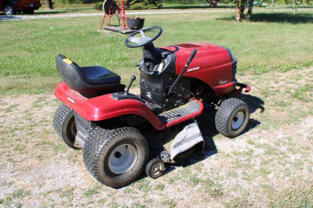 SOLD - Craftsman LT2000 Lot No. 04afe634-1ccf-11ed-8bec-0246304ce823 ...