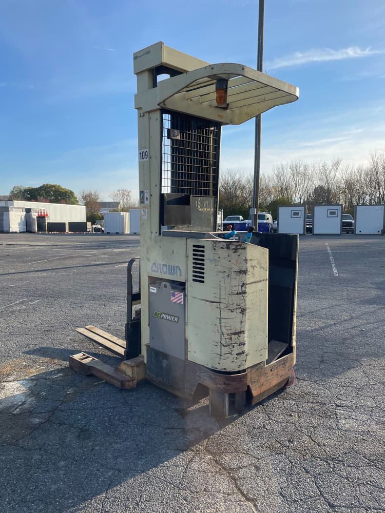 Crown 35RRTT Other Equipment Lifts for Sale | Tractor Zoom