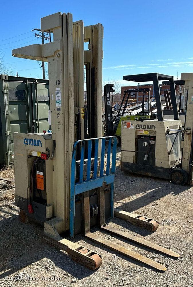 Crown 35RRTT Other Equipment Lifts for Sale | Tractor Zoom