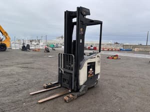 SOLD - Crown 5200 Lot No. 3302 Construction with 9,367 Hrs | Tractor Zoom