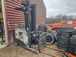 SOLD - Crown RR5225-45 Lot No. 22832 Construction with --- Hrs ...
